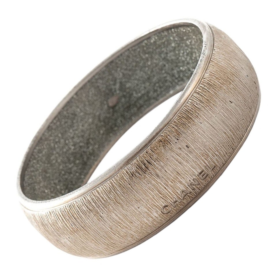 Chanel Textured Bangle For Sale at 1stdibs