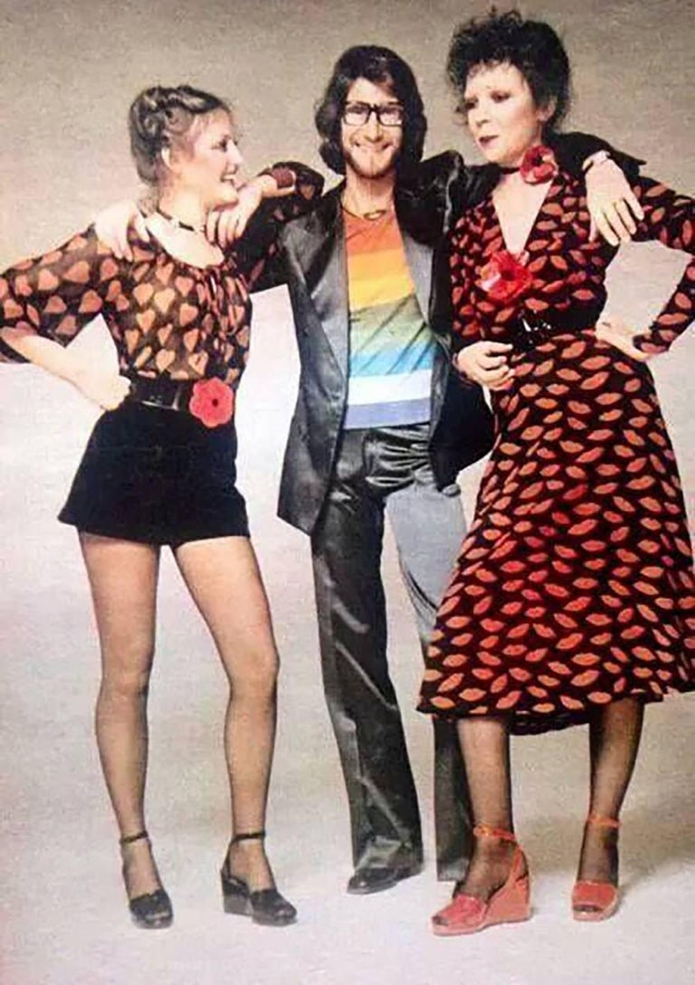 1971 Iconic Yves Saint Laurent Lips Print Dress For Sale at 1stdibs