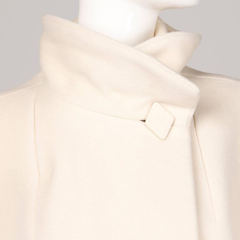 Via Veneto 1960s Vintage Ivory Italian Wool Cape Coat with Cherry Red ...