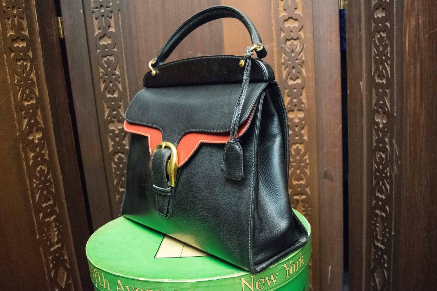 1950s Gucci Black and Red Leather Handbag For Sale at 1stdibs