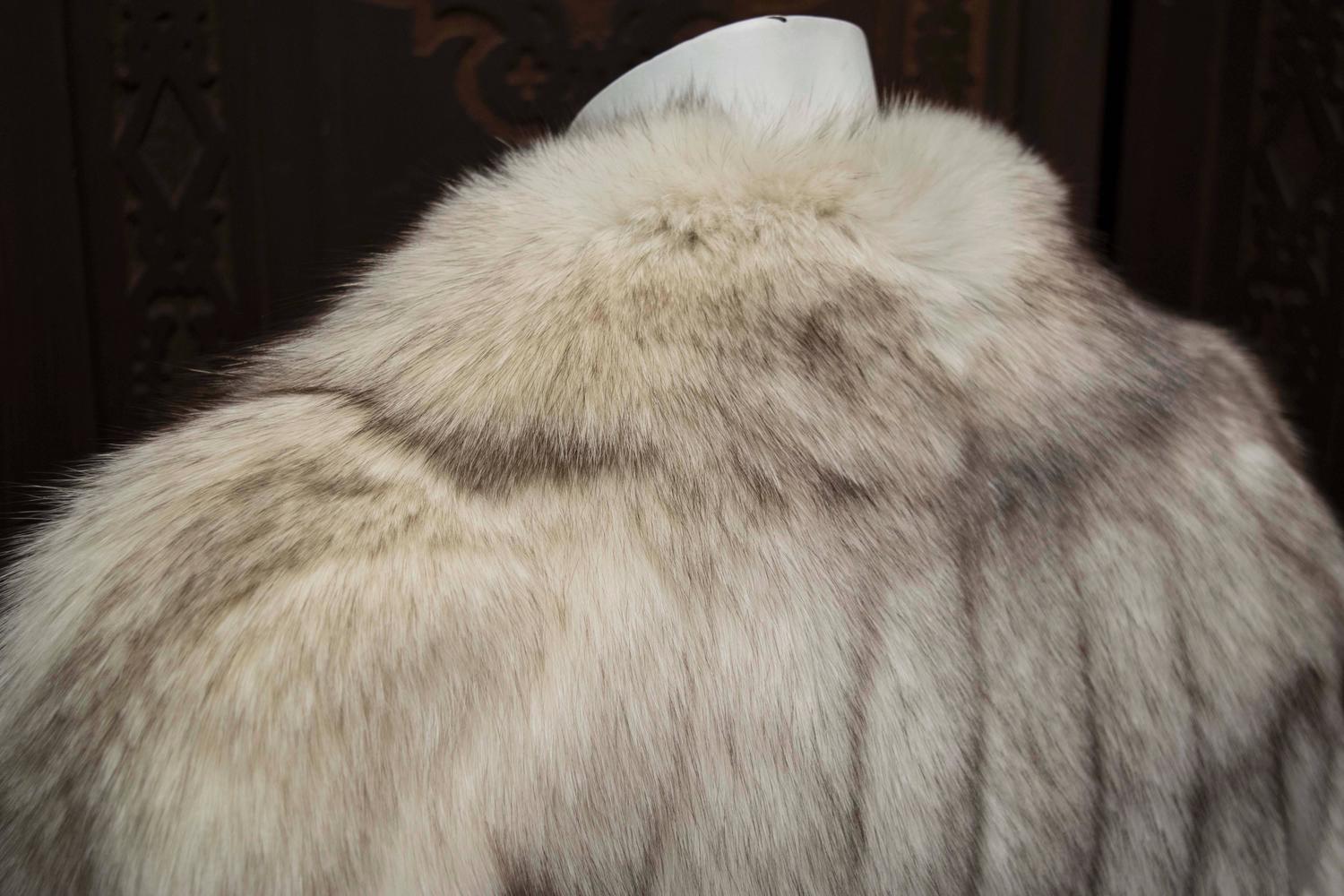 1980s White Fox Fur Coat. For Sale at 1stdibs