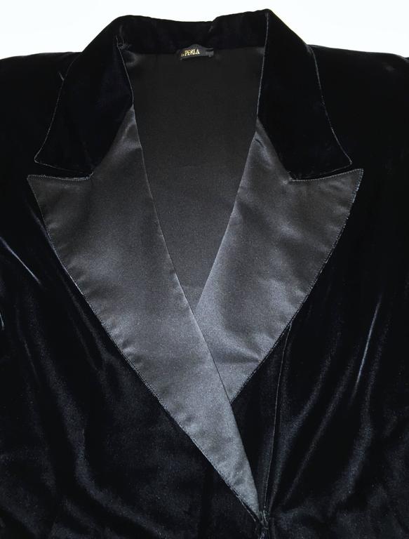 La Perla Vintage Black Velvet Full Length Robe. For Sale at 1stDibs