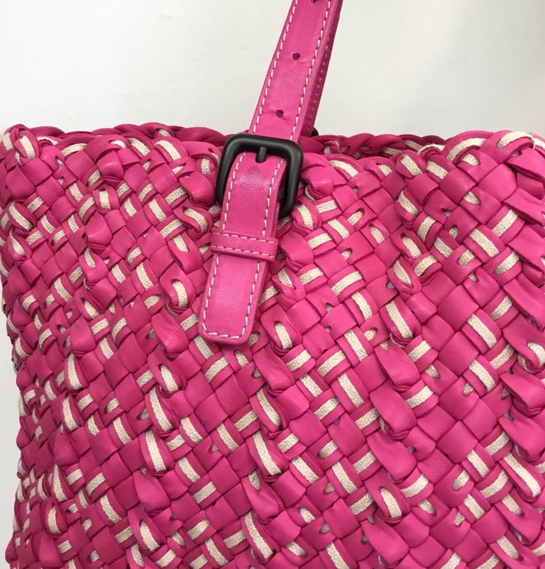 Bottega Veneta Pink Intrecciato Cabat Linen and Leather Tote at 1stDibs ...
