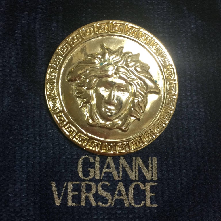 Vintage GIANNI VERSACE classic round pin brooch with its iconic medusa ...