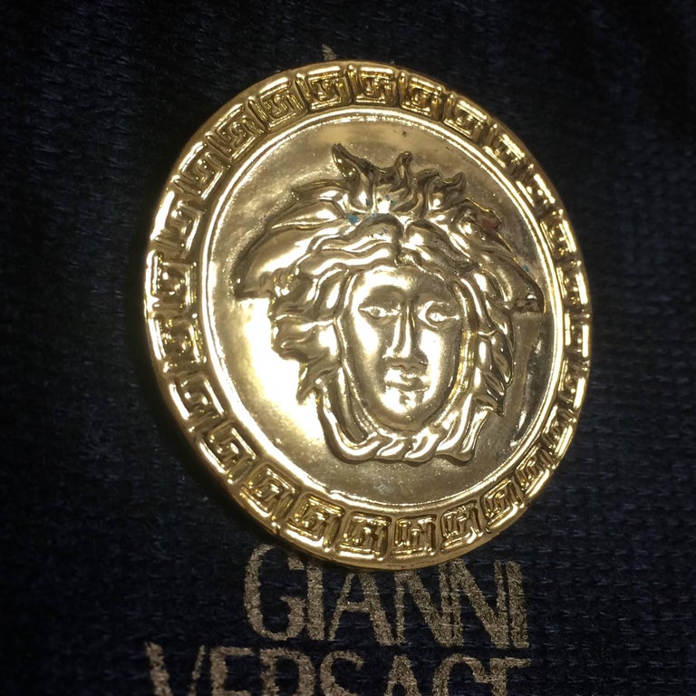 Vintage GIANNI VERSACE classic round pin brooch with its iconic medusa ...