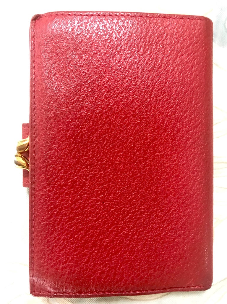 Vintage Gucci red pigskin leather wallet with golden G logo hardware ...
