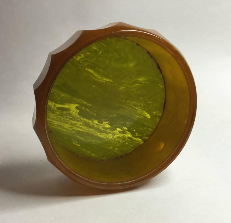 1930s Art Deco Butterscoth Bakelite Fluted Powder Box at 1stDibs