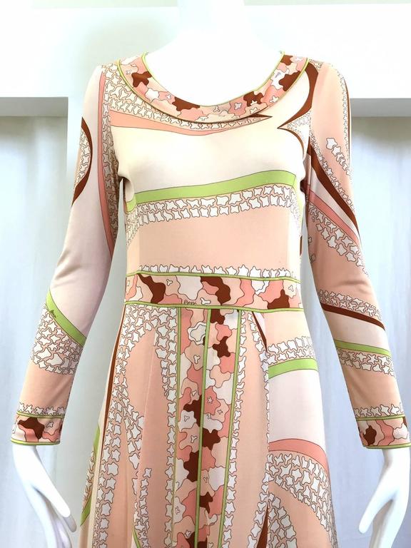 70s Bessie peach and brown print matte jersey maxi dress For Sale at 1stDibs