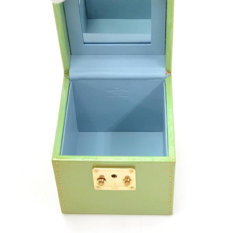 Louis Vuitton Bleeker Green Vernis Leather Cosmetic Case HandBag at ...