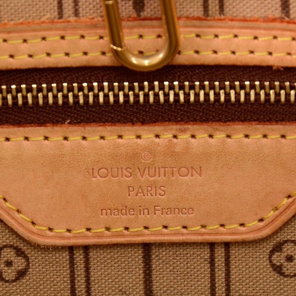 Louis Vuitton Neverfull MM Monogram Canvas Shoulder Tote Bag at 1stDibs