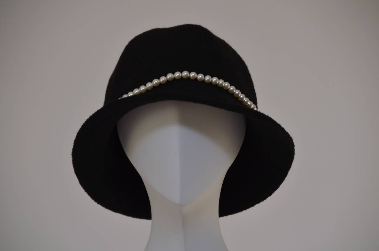 Chanel Pearl Tweed Hat at 1stDibs | chanel pearl hat, chanel pearl ...