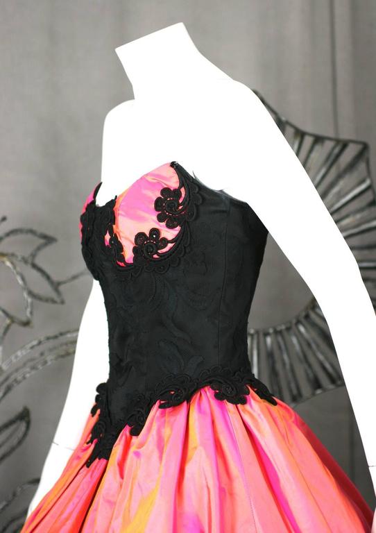 Jenny Packham Changeant Silk Taffeta and Lace Strapless For Sale at 1stDibs