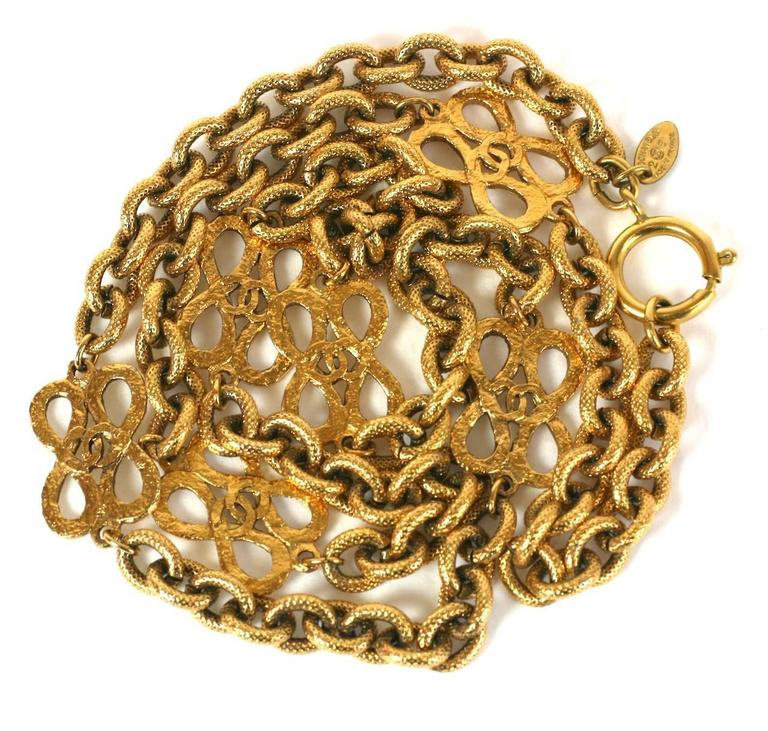 Chanel Hammered Gold Logo Chain For Sale at 1stDibs