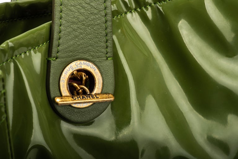 Chanel Limited Edition Green PVC Harrods Handbag at 1stDibs | chanel ...