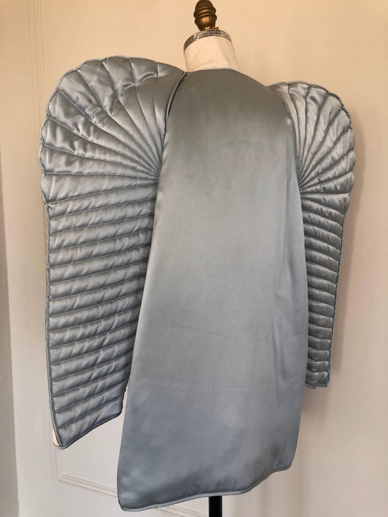 1983 Vogue Issue Fernando Sanchez Dramatic Quilted Silk Bed Jacket ...