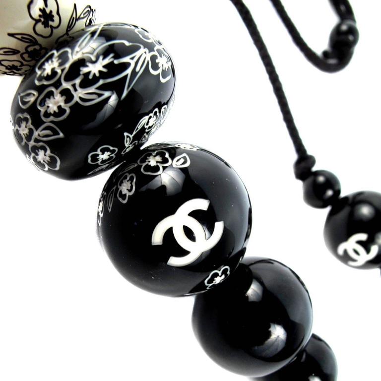 Chanel - Flower Beaded Necklace For Sale at 1stDibs