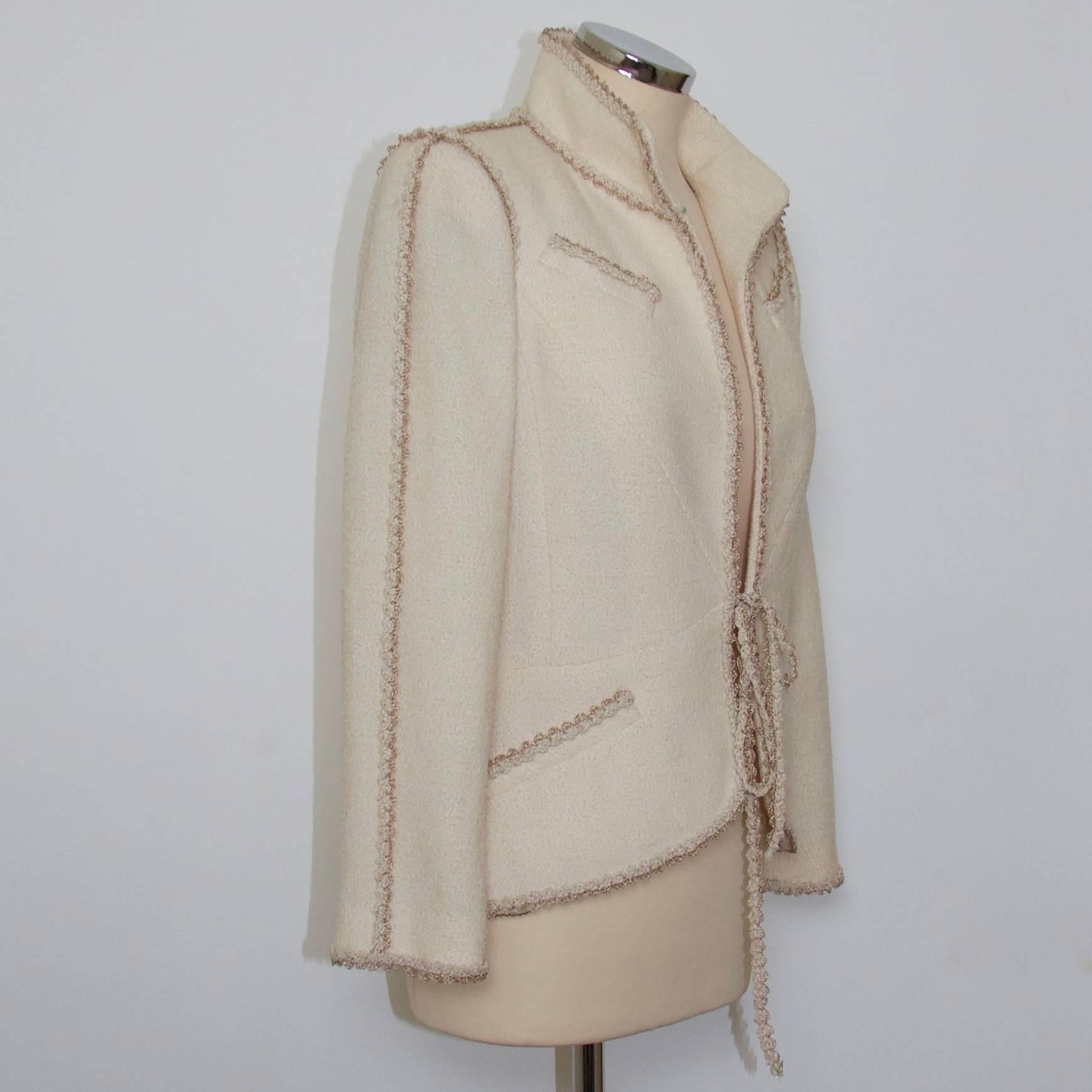 Chanel cream boucle jacket For Sale at 1stDibs
