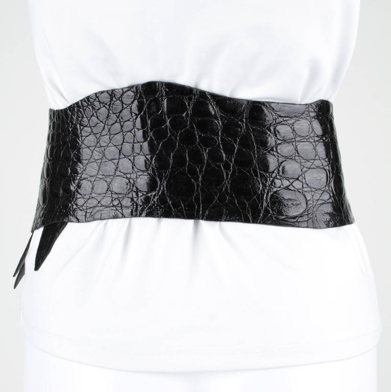 LYNN TUTTLE Black Alligator Raw Edge Leather Natural Stone Brass Buckle ...