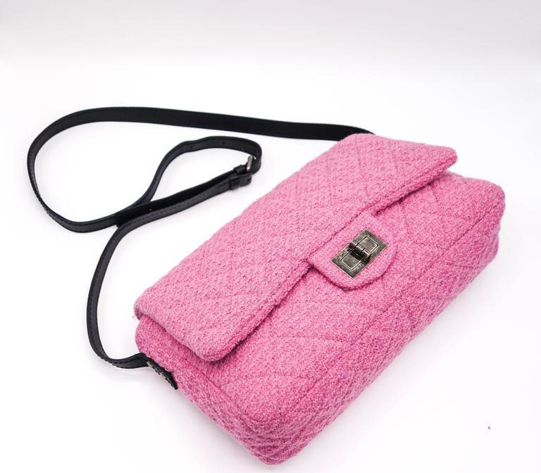 Chanel Pink Tweed Reissue Crossbody Flap Bag For Sale at 1stDibs ...