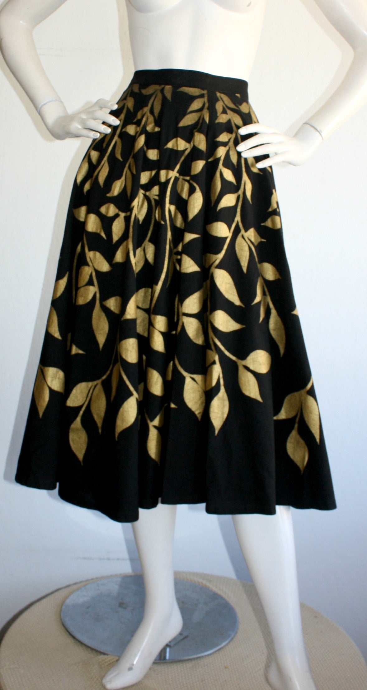 1950s Londy of Mexico Black and Gold Hand Painted Foliage Mexico Circle ...