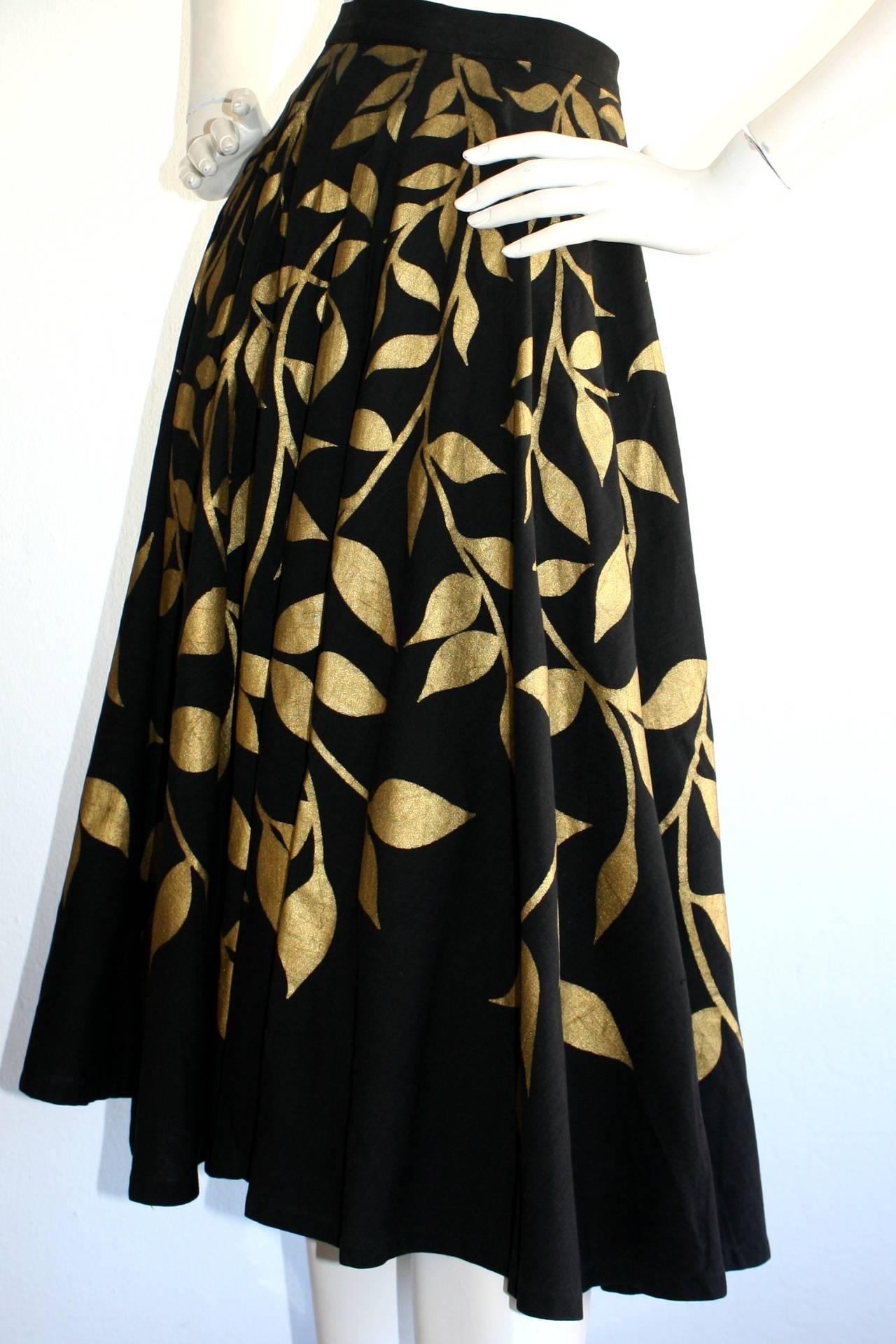 1950s Londy of Mexico Black and Gold Hand Painted Foliage Mexico Circle ...