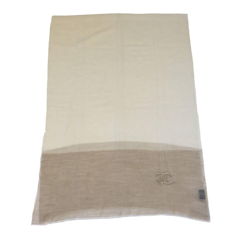CHANEL Shawl with Small fringes in Ecru and Dark Beige Cashmere For ...