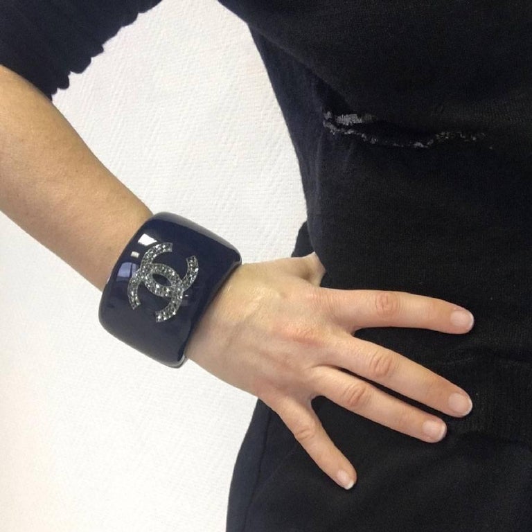 CHANEL Cuff Bracelet in Blue Lacquered Resin and Inclusion of ...