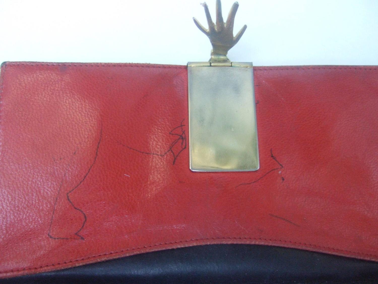 Gucci Rare Black Leather Hand Clasp Wallet c 1970s For Sale at 1stdibs