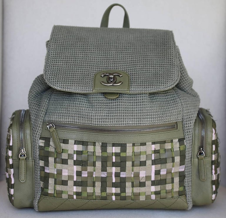 Chanel Backpack Pocket Bag in Woven Tweed and Canvas For Sale at 1stDibs