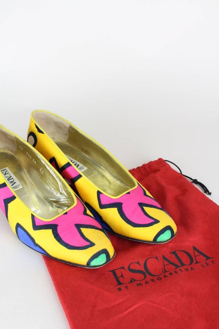 Escada 1980s Yellow Bold Abstract Print Fabric Pumps at 1stDibs