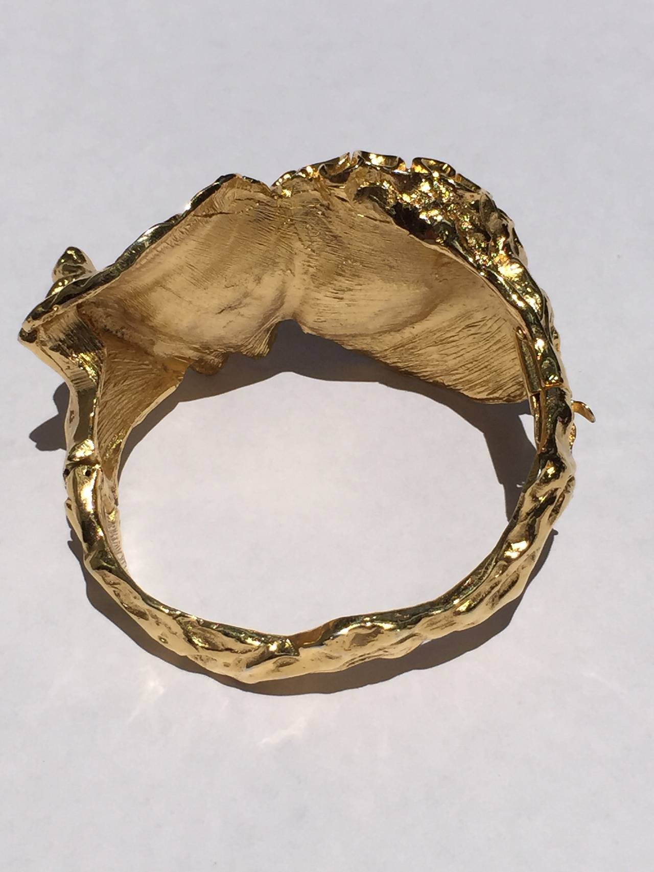Trifari by Jonathan Bailey 70s sculpturesque bracelet. For Sale at 1stDibs