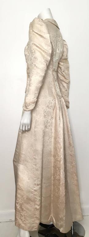 Asian Silk Evening Opera Coat Size 4. For Sale at 1stDibs