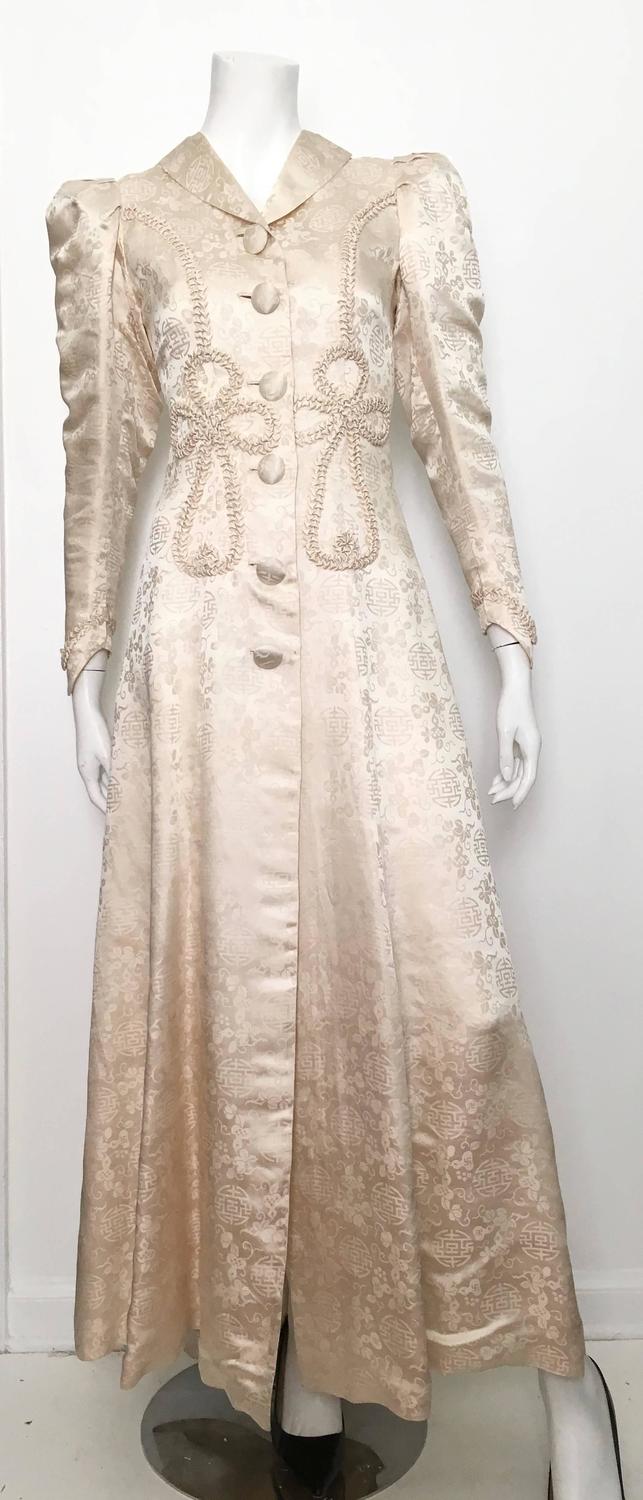 Asian Silk Evening Opera Coat Size 4. For Sale at 1stdibs