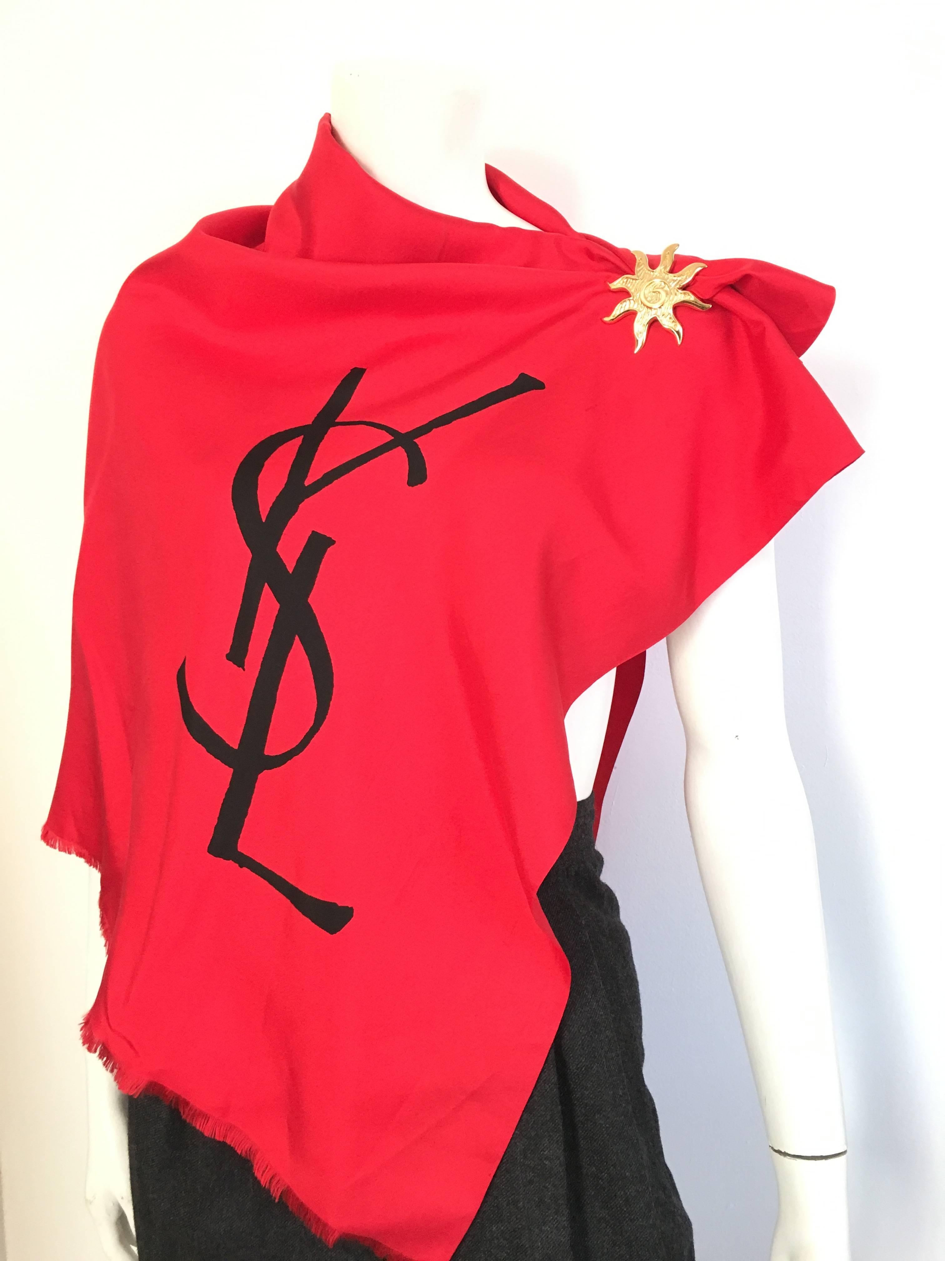 Givenchy Gold Swirl Star Pin / Brooch For Sale at 1stDibs | givenchy brooch