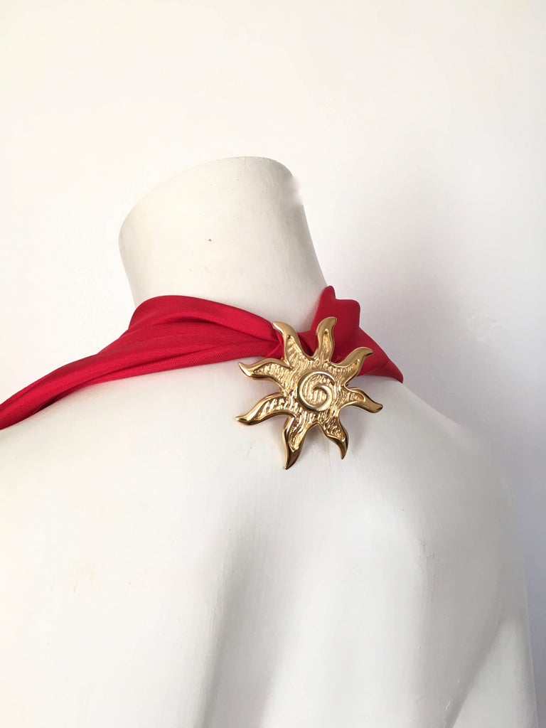 Givenchy Gold Swirl Star Pin / Brooch For Sale at 1stDibs | givenchy brooch