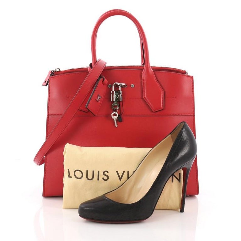 Louis Vuitton Handbag With Red Interior Logo | semashow.com