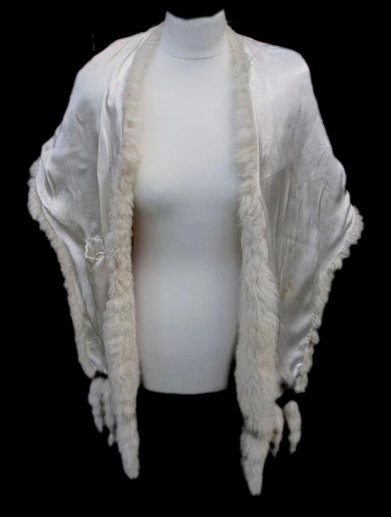Vintage Fox Fur Cape in Antique White circa 1950s at 1stDibs