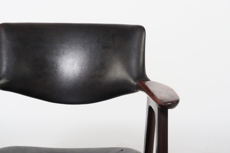 Armchair by Erik Kirkegaard for Høng Stolefabrik For Sale at 1stDibs