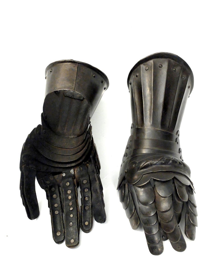 Armor Gauntlet from Brescia 'Italy', 17th Century For Sale at 1stDibs