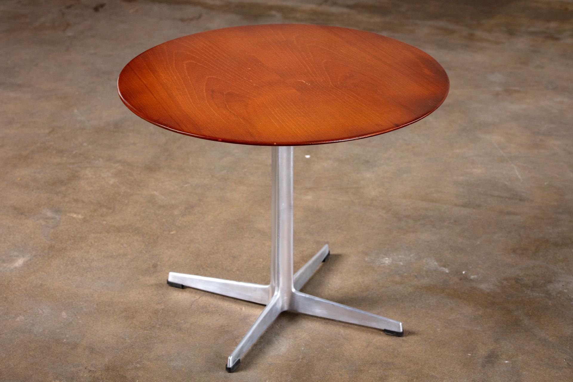 Arne Jacobsen and Fritz Hansen Side Table at 1stDibs