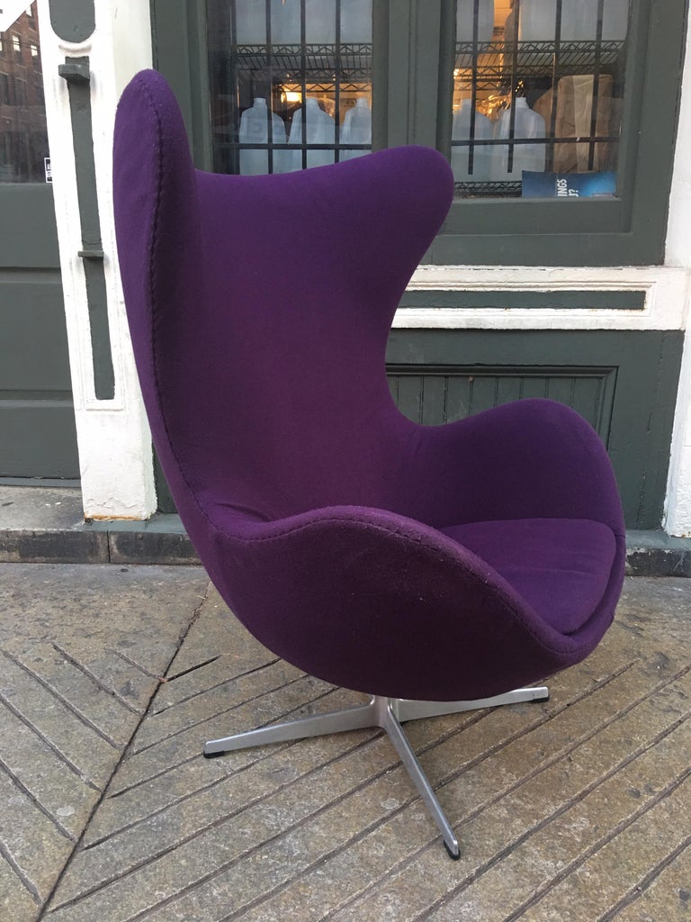 Arne Jacobsen Egg Chair at 1stDibs | purple egg chair, egg chair purple