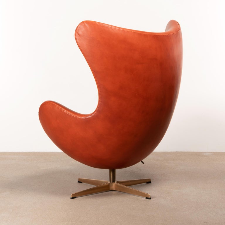 Arne Jacobsen Egg Chair in Light Patined Grace Leather by Fitz Hansen ...