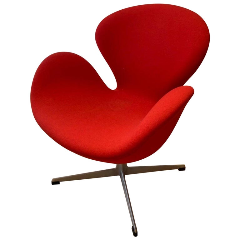 Arne Jacobsen for Fritz Hansen Swan Chair Mid-Century Modern Swivel ...