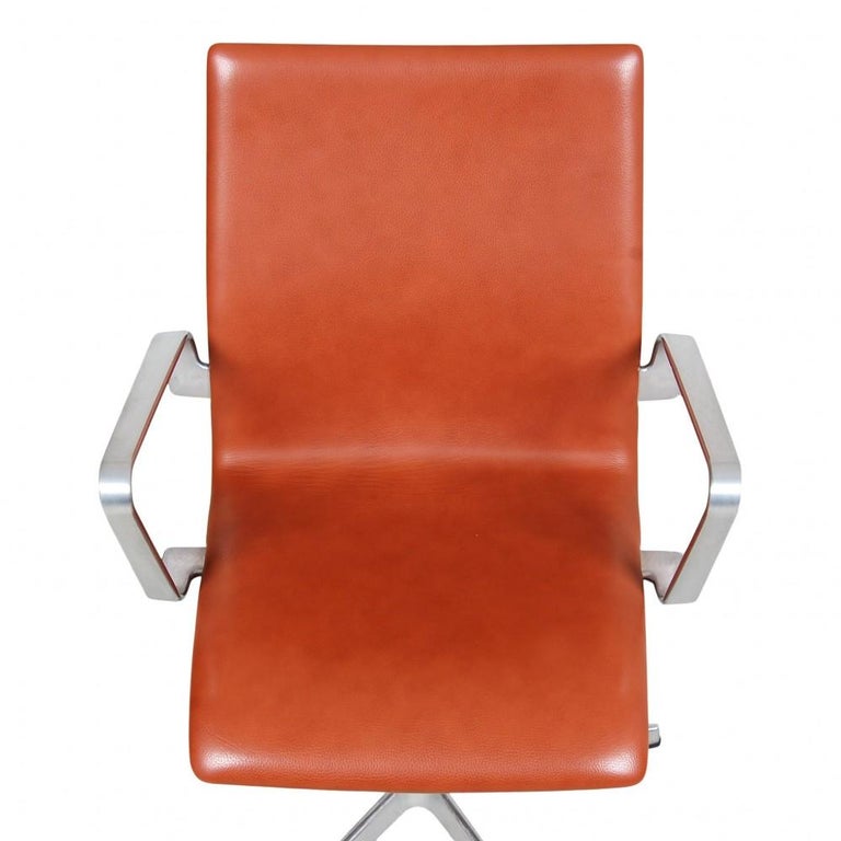 Arne Jacobsen Low oxford chair from 2007 in cognac leather For Sale at ...