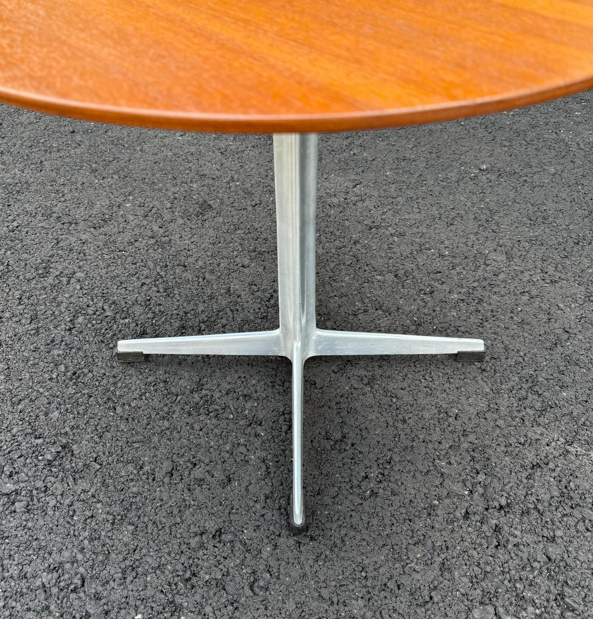 Arne Jacobsen Model 3514 Side Table for Fritz Hansen, Denmark, c.1965 ...