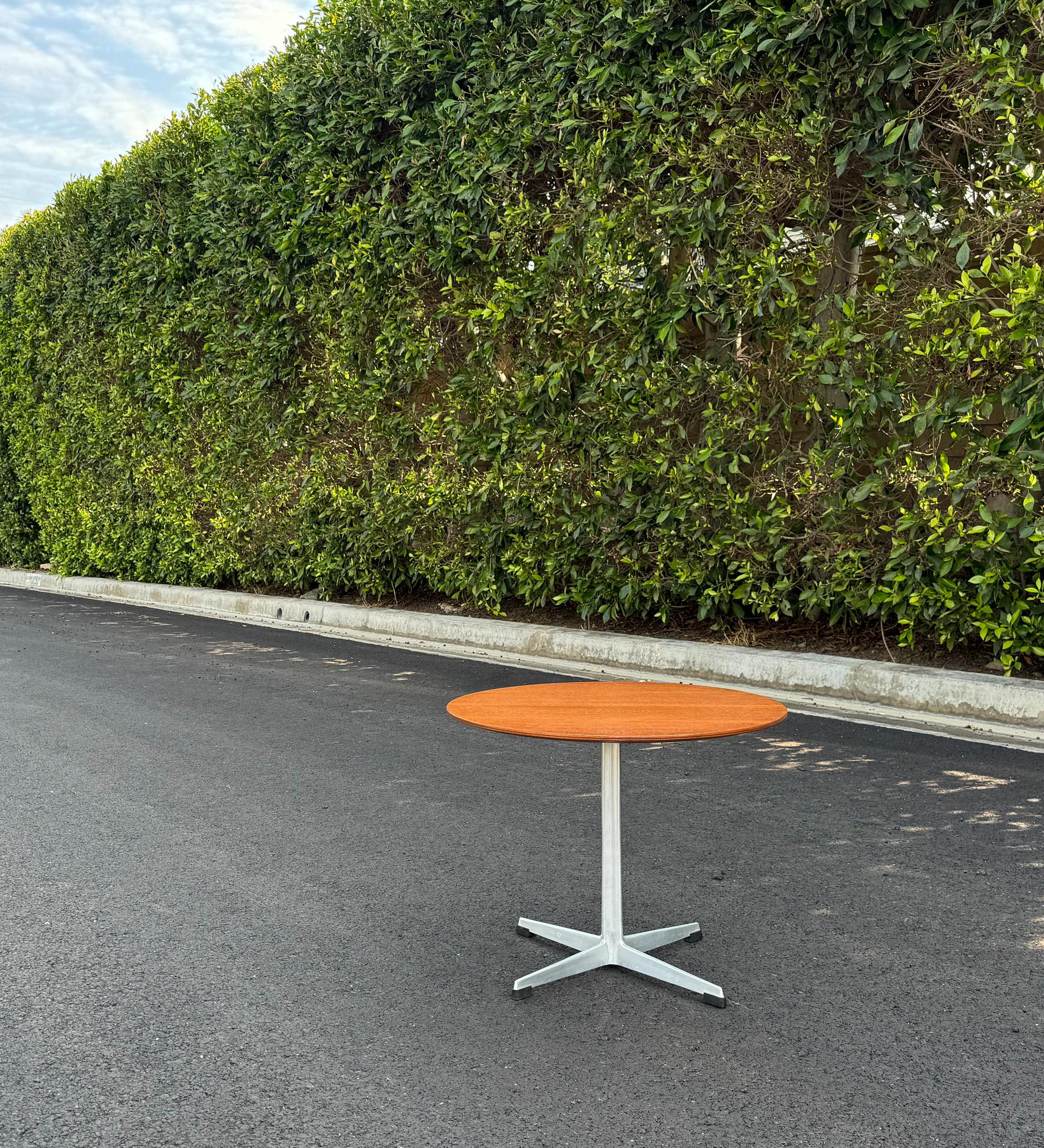 Arne Jacobsen Model 3514 Side Table for Fritz Hansen, Denmark, c.1965 ...