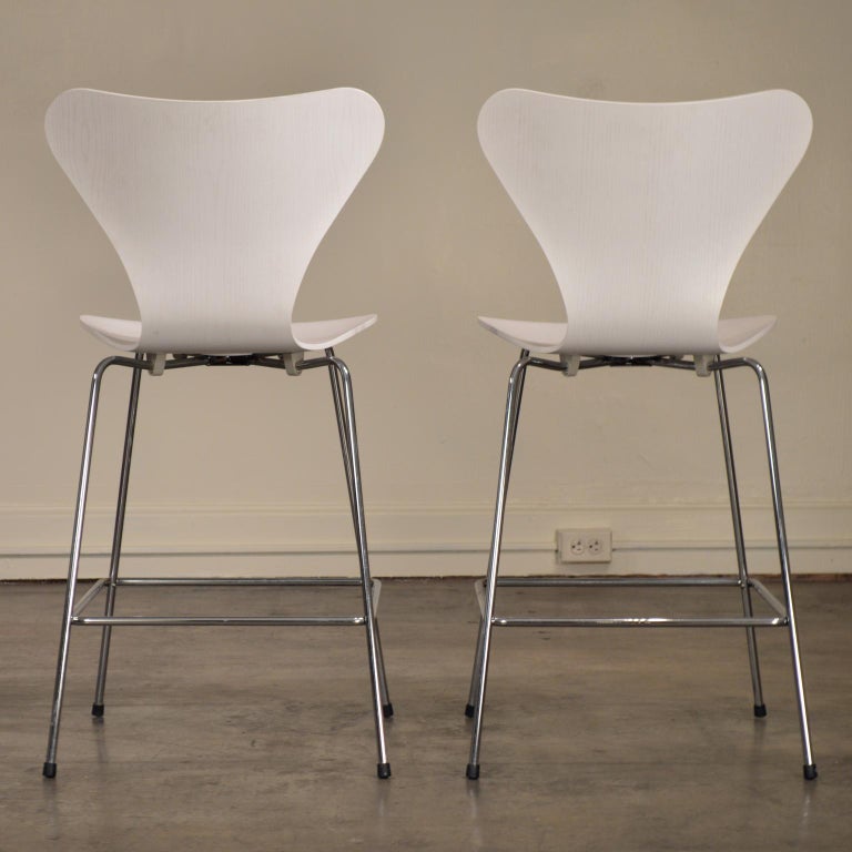 Arne Jacobsen Series 7 Bar Stools by Fritz Hansen For Sale at 1stDibs ...