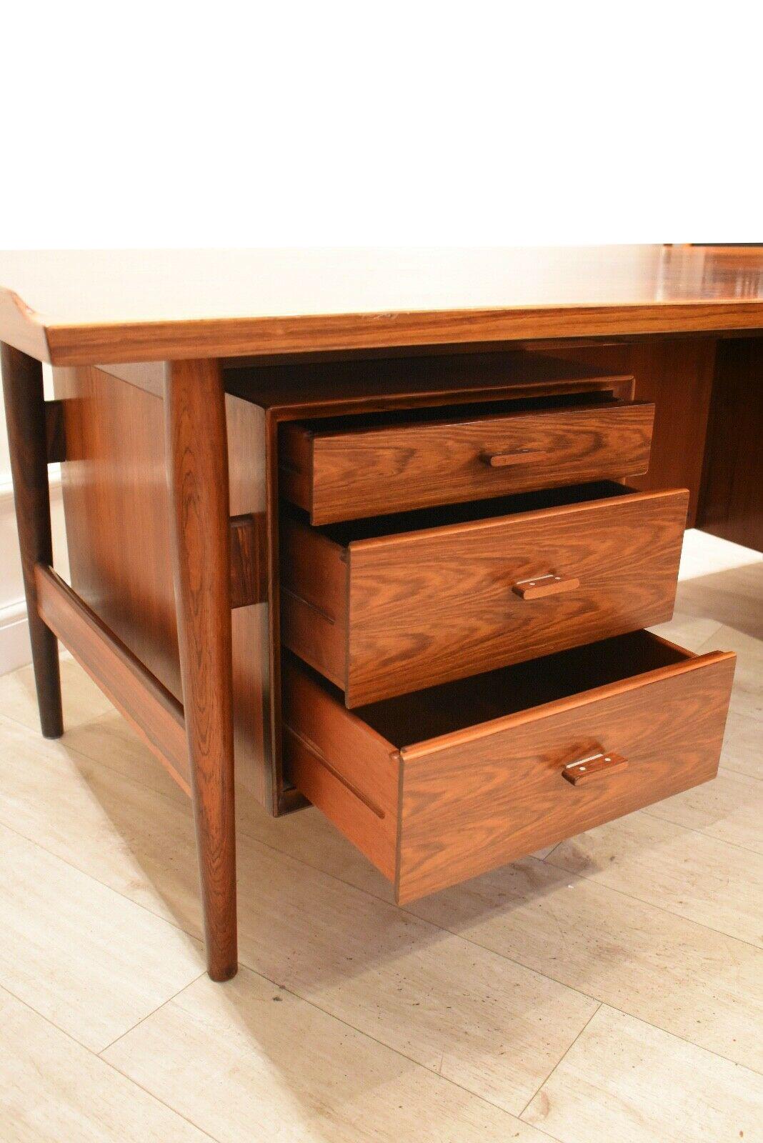 Arne Vodder Rosewood Desk for Sibast, 1960s Model 207 at 1stDibs