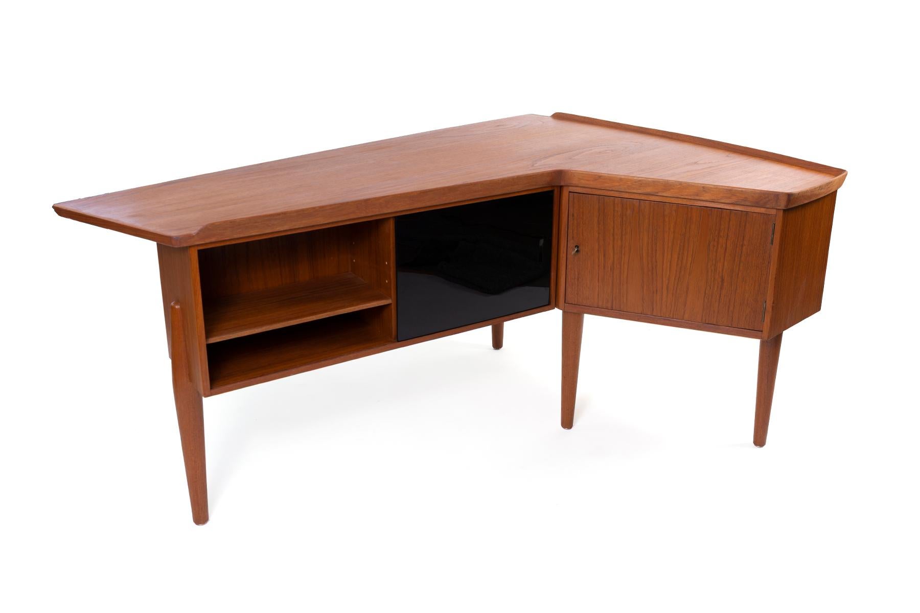 Arne Vodder Teak Boomerang Desk with Built-in Bar For Sale at 1stDibs