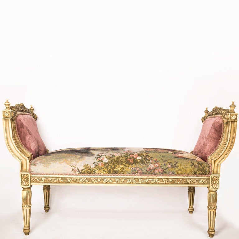 Arrow Legs Récamier, 20th Century For Sale at 1stDibs